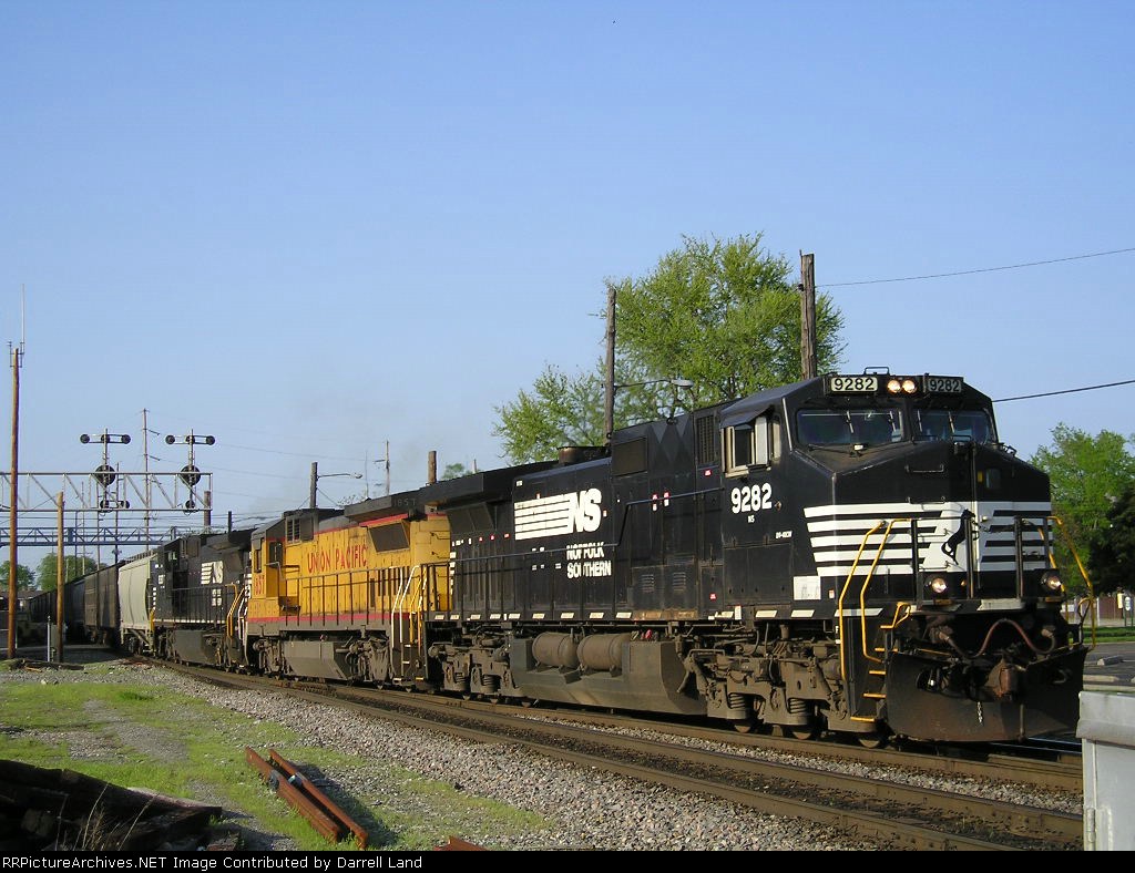 NS 9282 On NS 48 D Eastbound